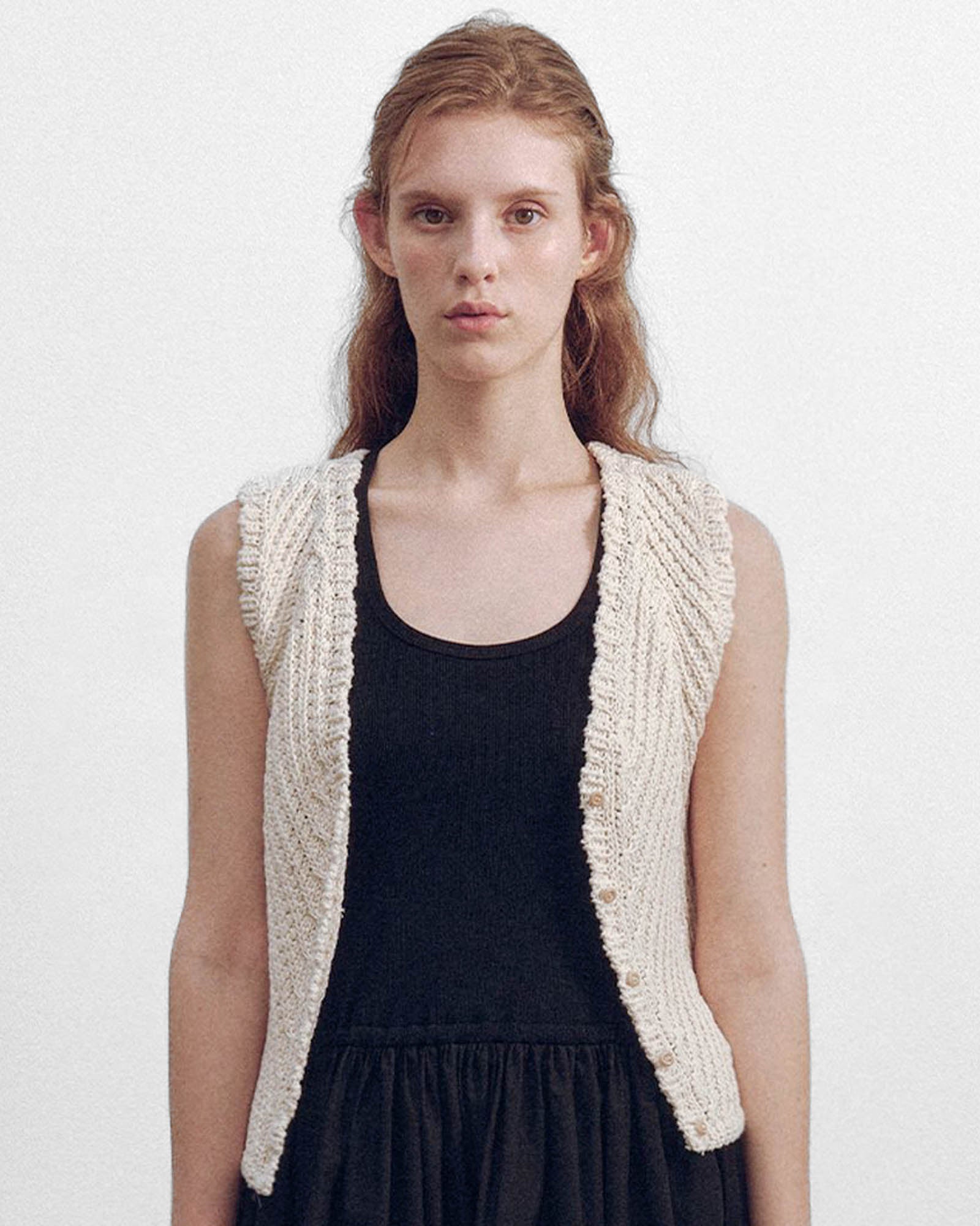 NOTHING WRITTEN Rie Knit Vest