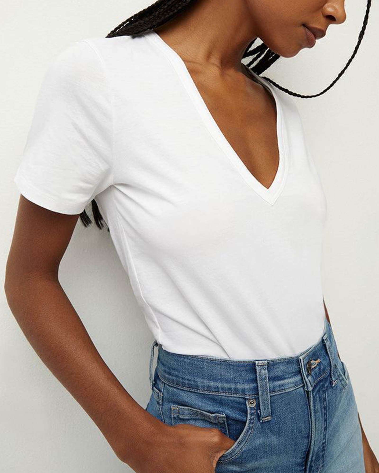 VERONICA BEARD Cindy V-Neck T-Shirt